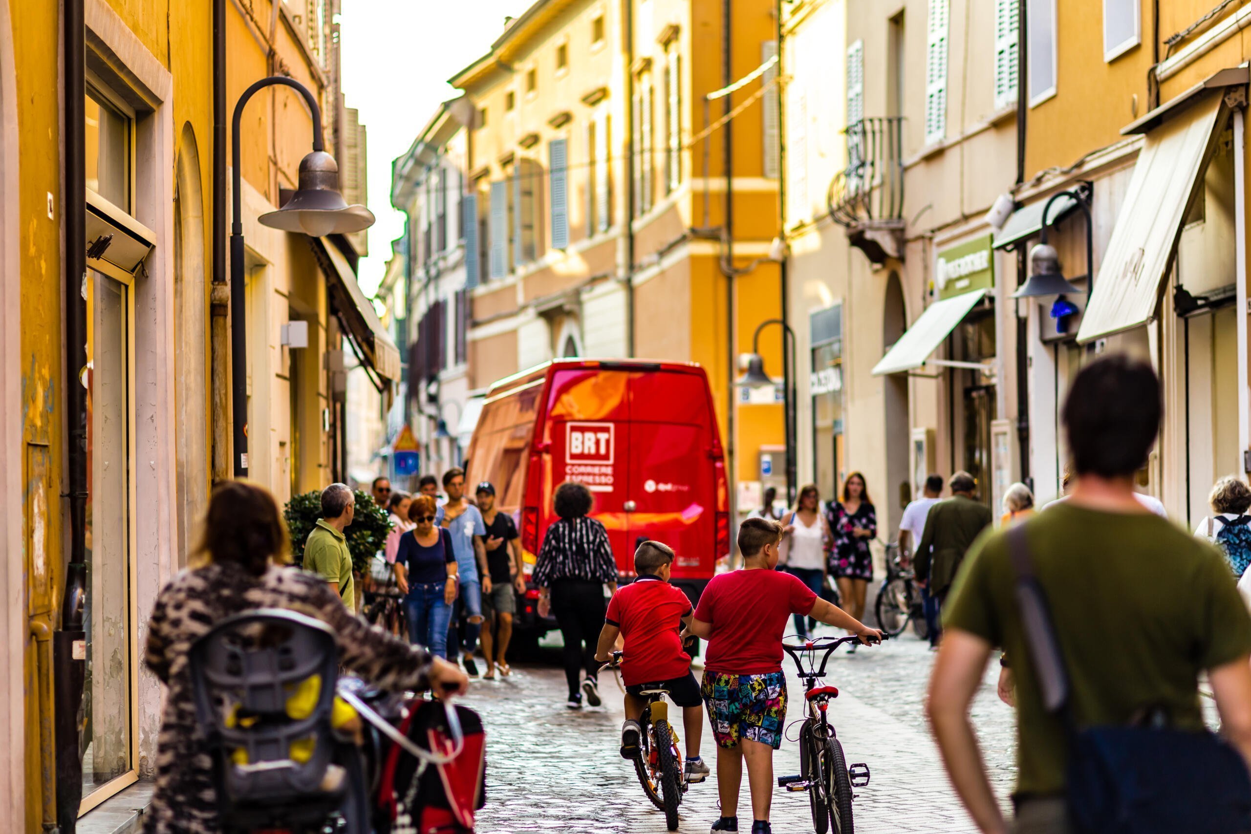 Enroll now in the SURF e-course and develop new pathways for sustainable urban freight - POLIS ...